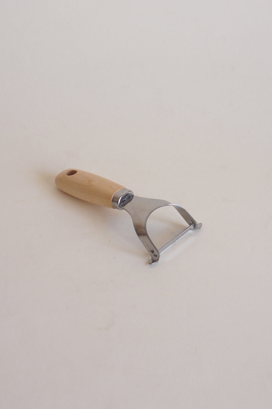 Traditional potato peeler store